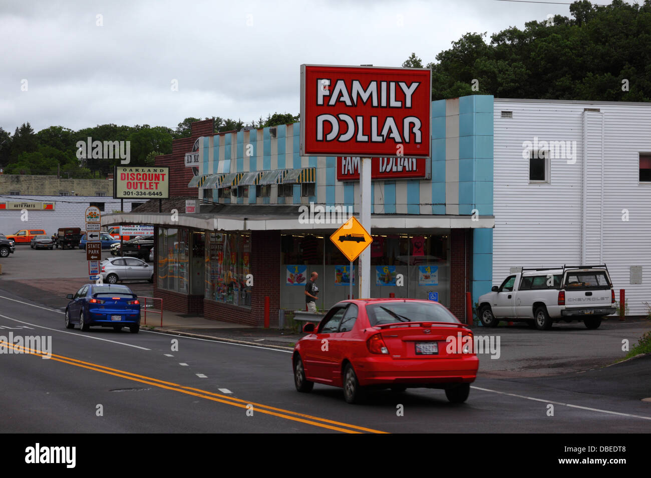 Family dollar hi-res stock photography and images - Alamy