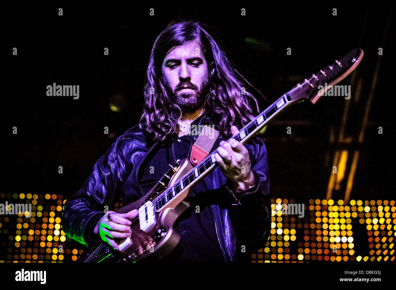 Imagine dragons guitarist hi-res stock photography and images - Alamy