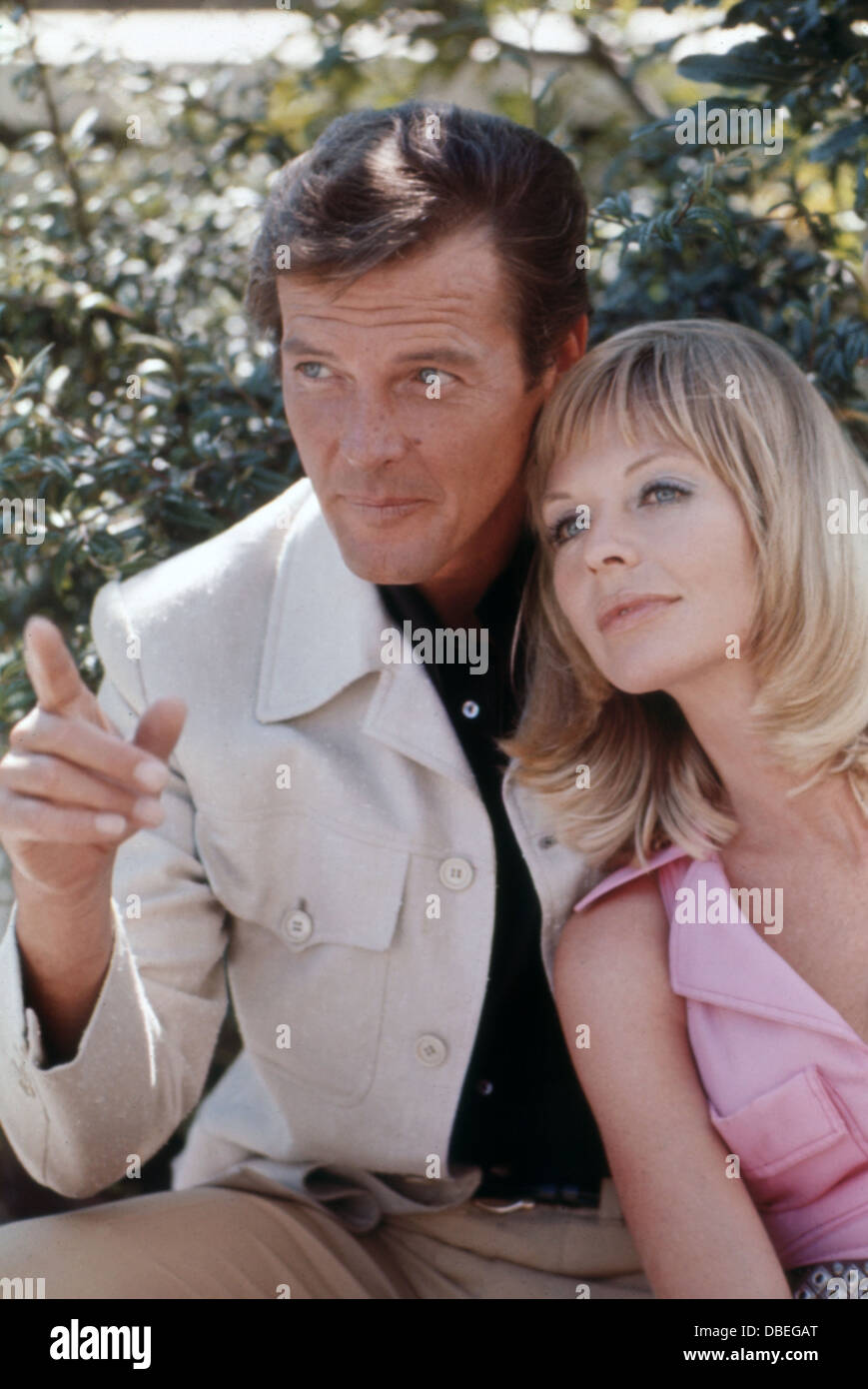 GOLD (1974) ROGER MOORE, SUSANNAH YORK, PETER HUNT (DIR) GOLD 012 ...