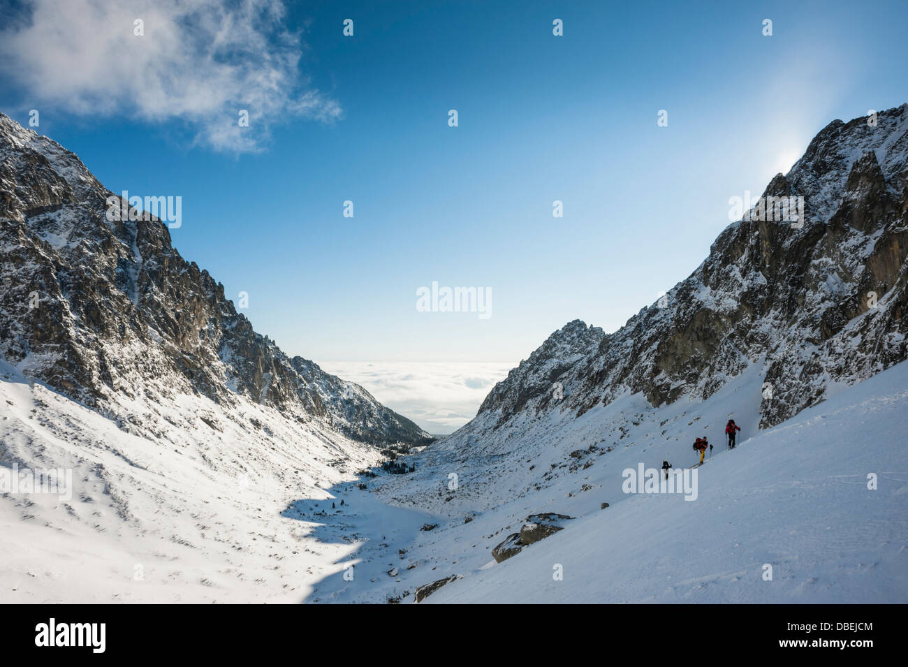 Sunny scenery mountain hi-res stock photography and images - Alamy