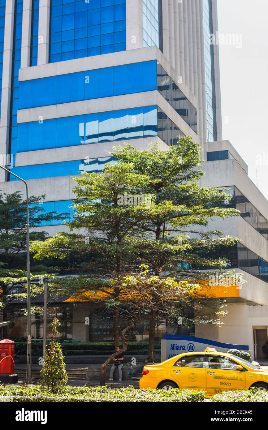 Sukhumvit road hi-res stock photography and images - Alamy