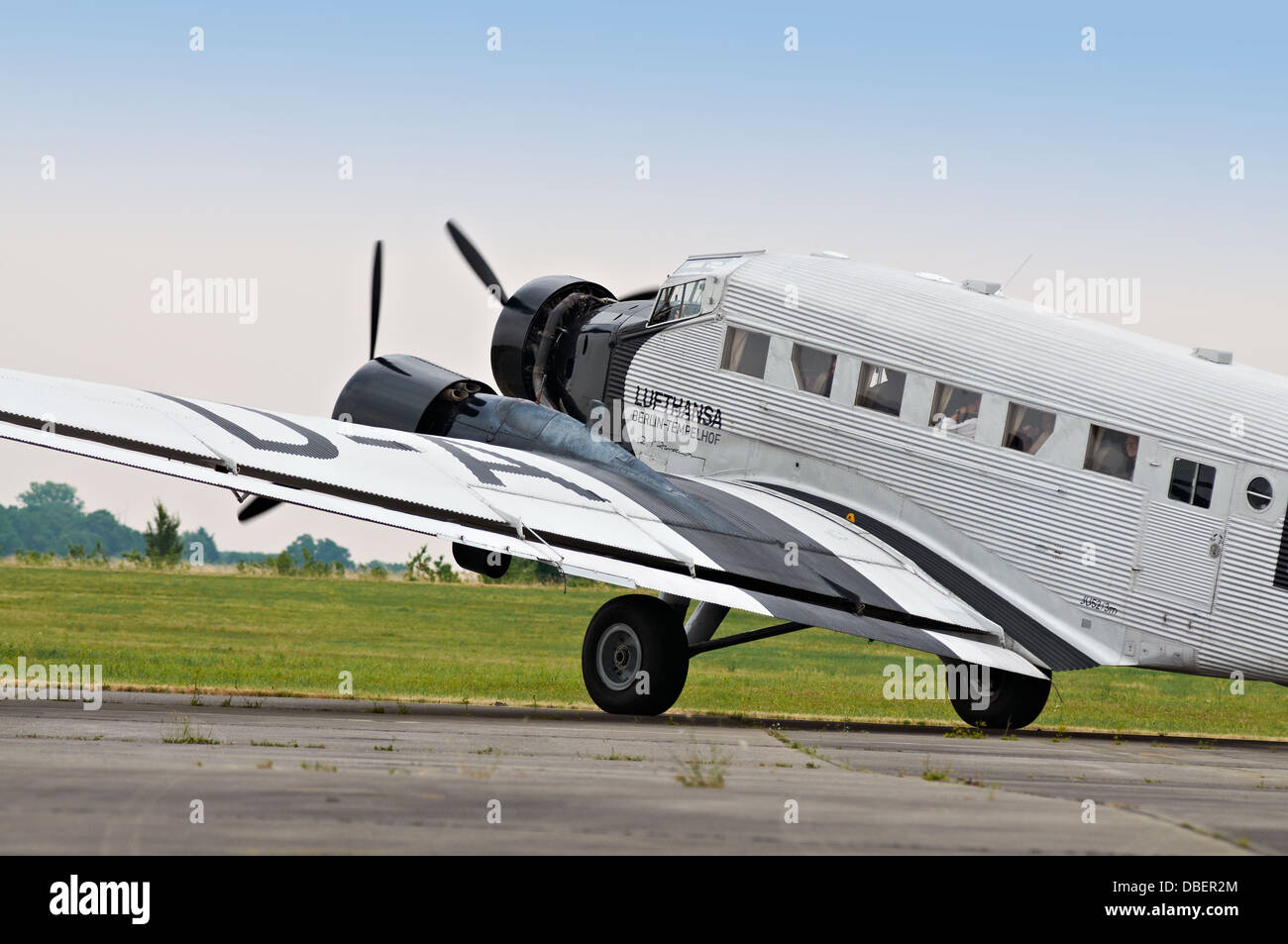 German passenger aircraft junkers ju hi-res stock photography and ...