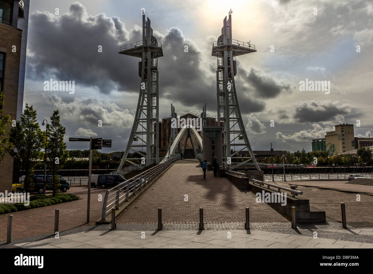 Storm brewing over bridge hi-res stock photography and images - Alamy