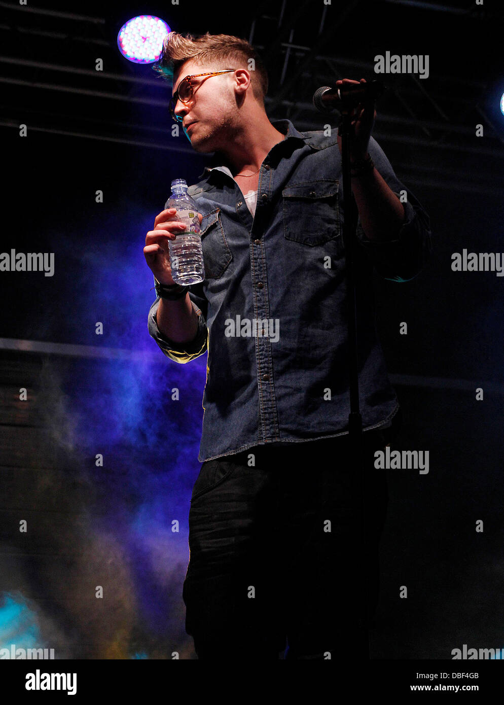Aiden Grimshaw of 2010 X Factor performing live on stage at Kempton ...