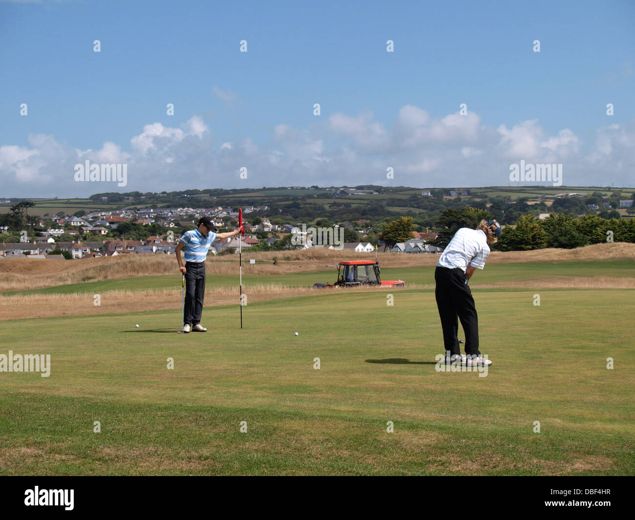 Teenagers golf hi-res stock photography and images - Alamy