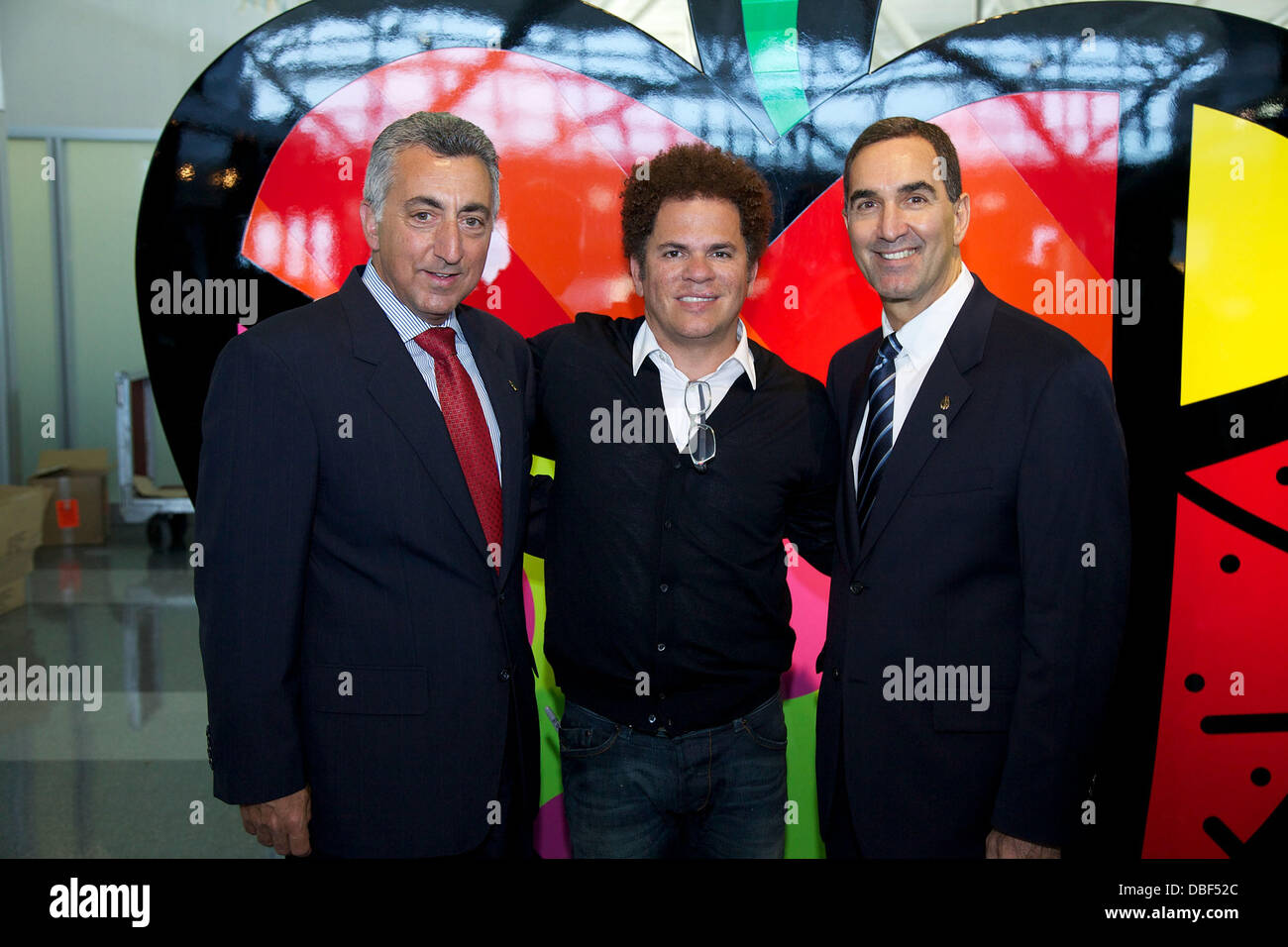 Atmosphere Brazilian Artist Romero Britto signs copies of his book ...