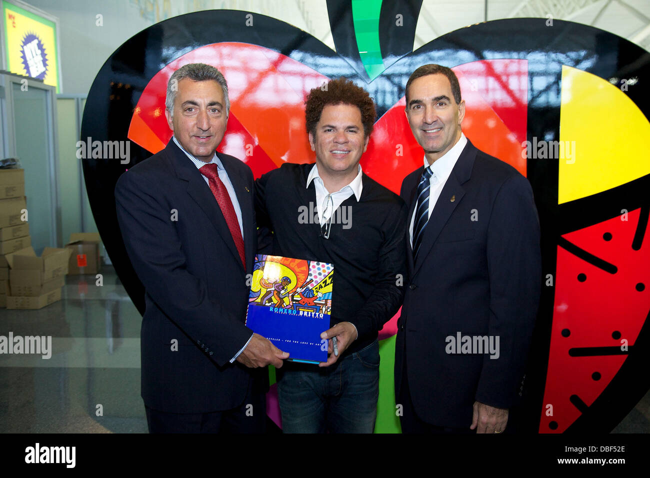 Atmosphere Brazilian Artist Romero Britto signs copies of his book ...