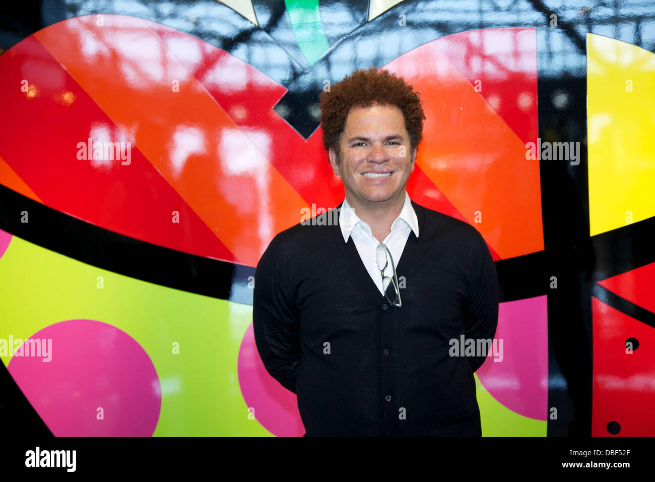Atmosphere Brazilian Artist Romero Britto signs copies of his book ...