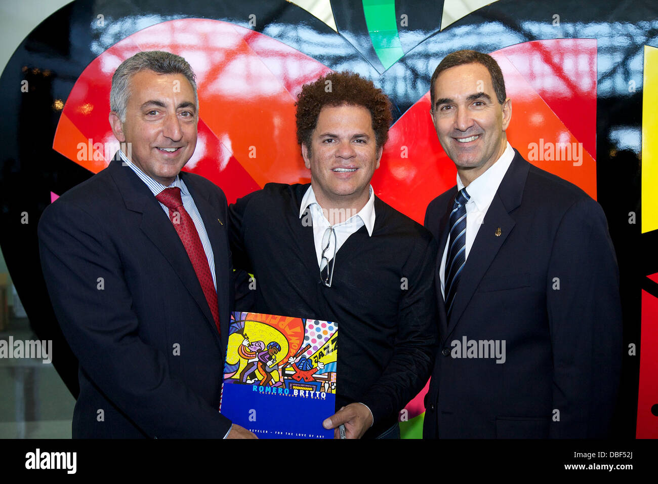 Atmosphere Brazilian Artist Romero Britto signs copies of his book ...