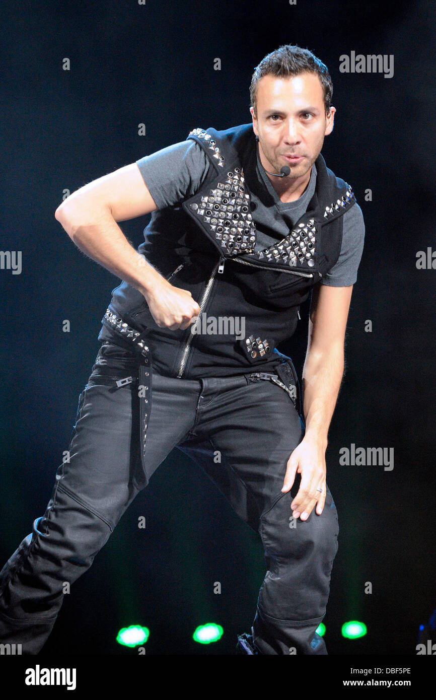 Howie Dorough NKOTBSB Tour - New Kids On The Block and Backstreet Boys ...