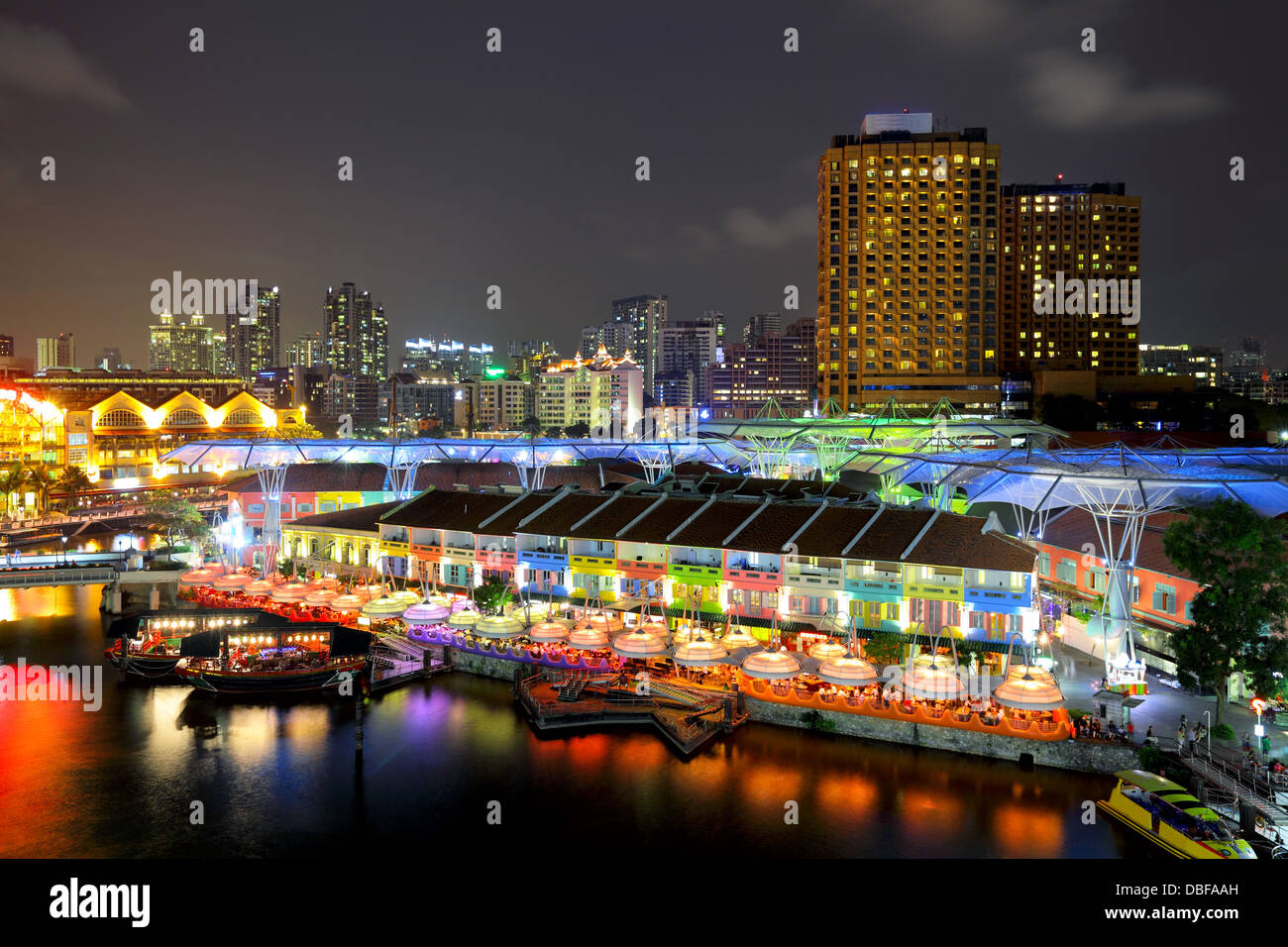Singapore by night Stock Photo - Alamy