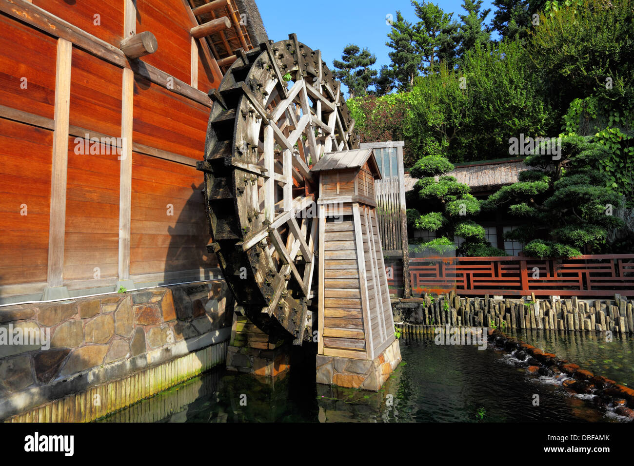 Ancient chinese water wheel hi-res stock photography and images - Alamy