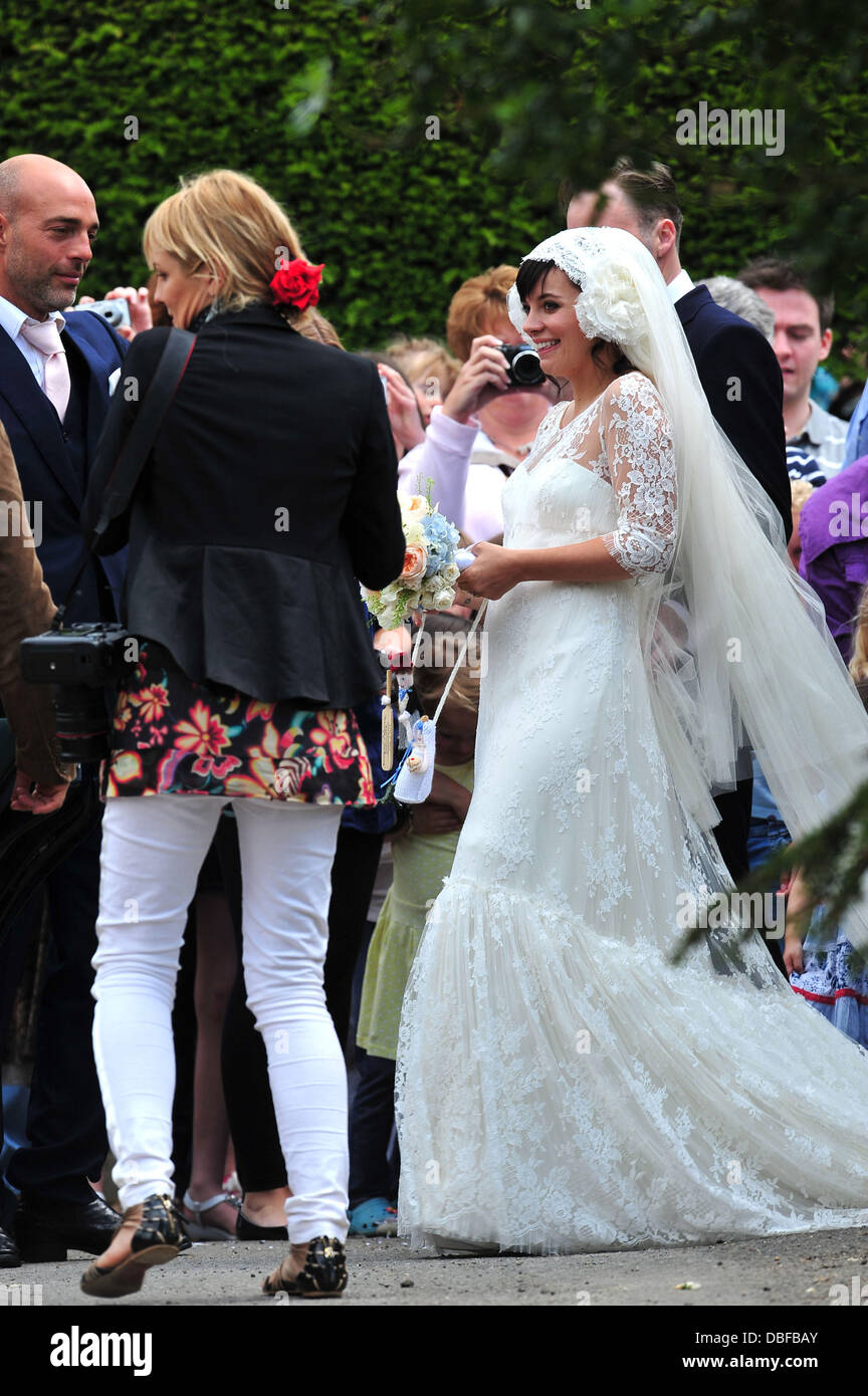 Sam Cooper and Lily Allen emerge as husband and wife The wedding of ...