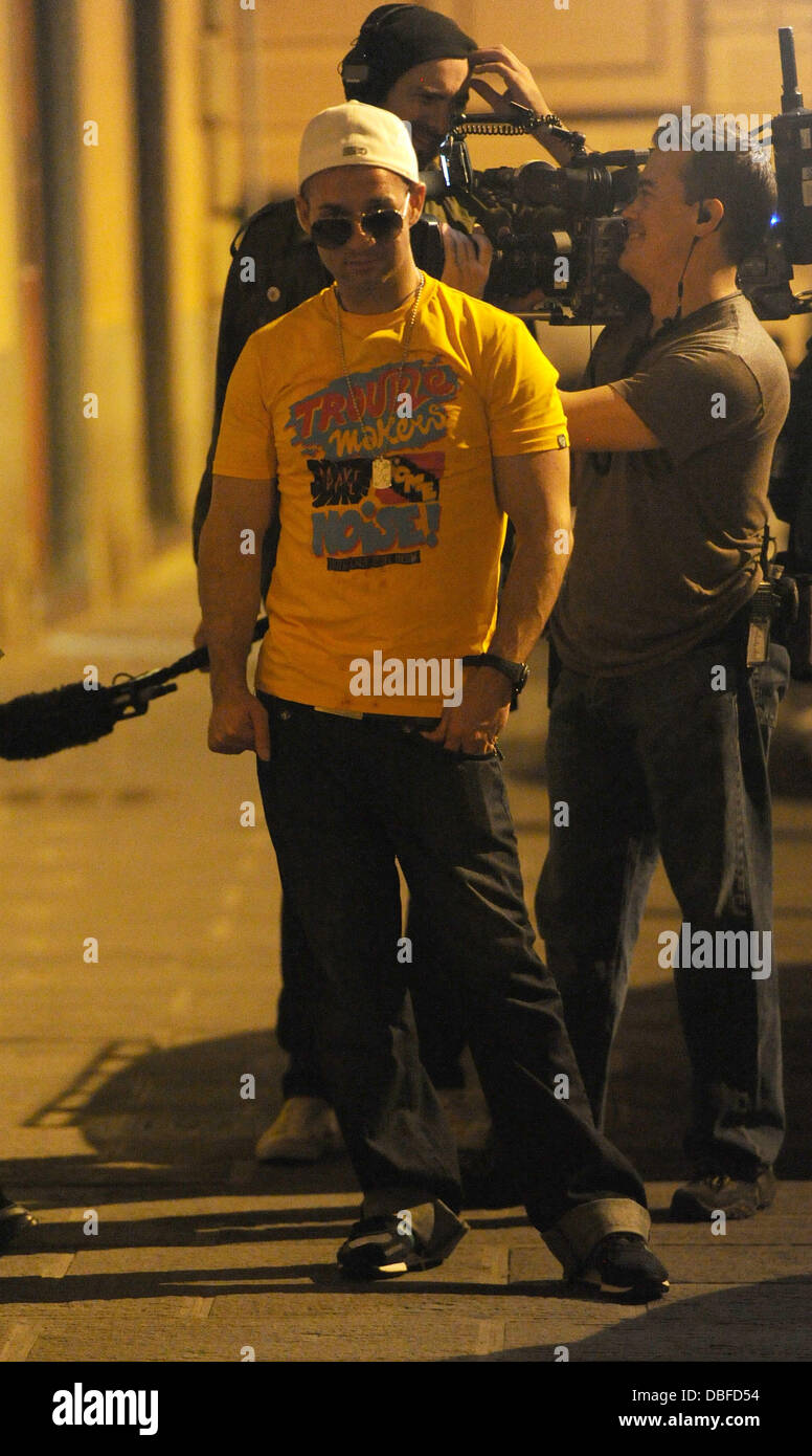 Mike "The Situation" Sorrentino Jersey Shore cast members arrive home ...