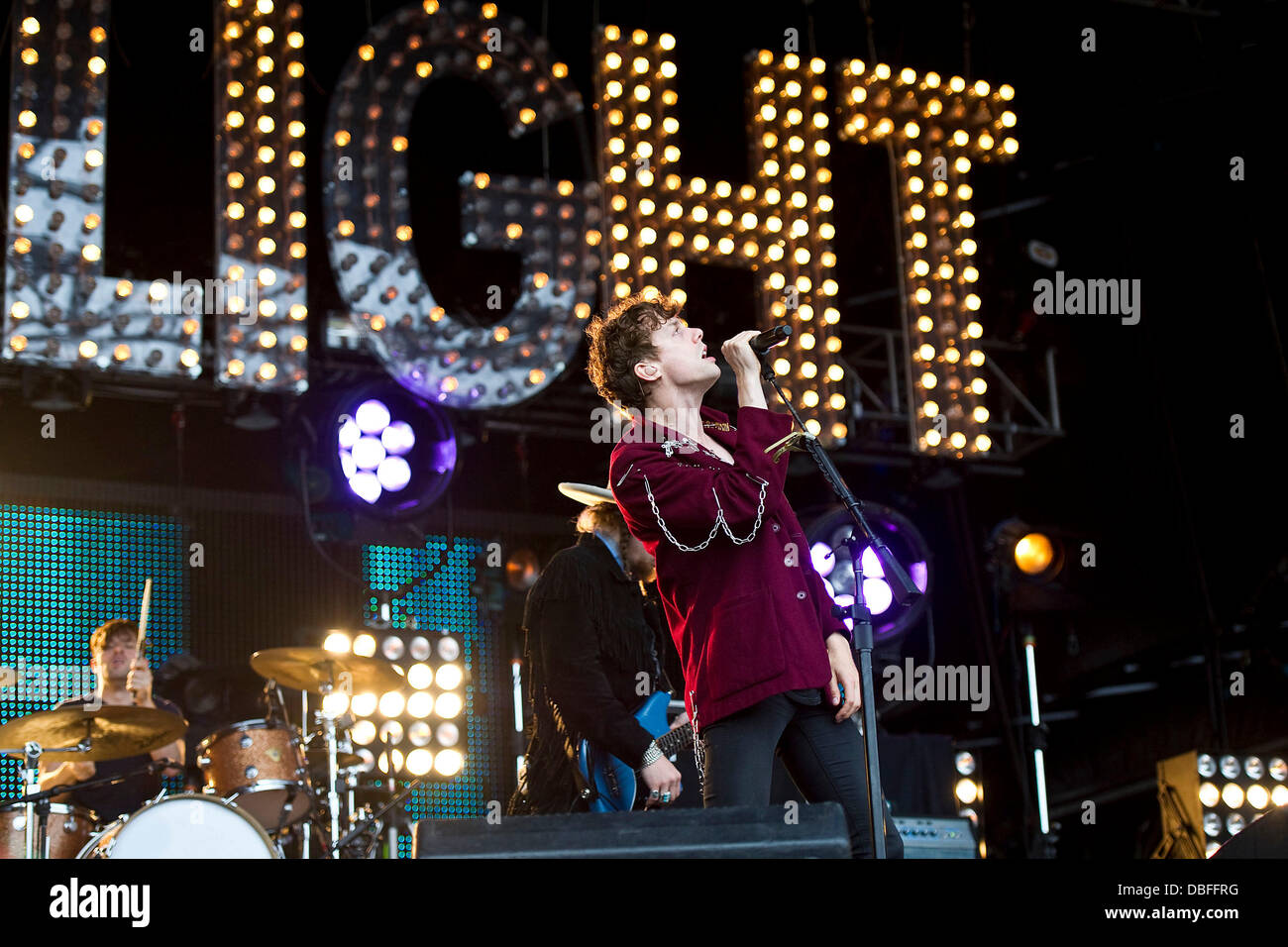 Johnny Borrell of Razorlight performing at Get Loaded In The Park at ...