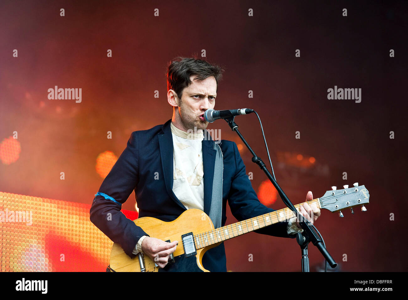 Scott Wilkinson of British Sea Power performing at Get Loaded In The ...