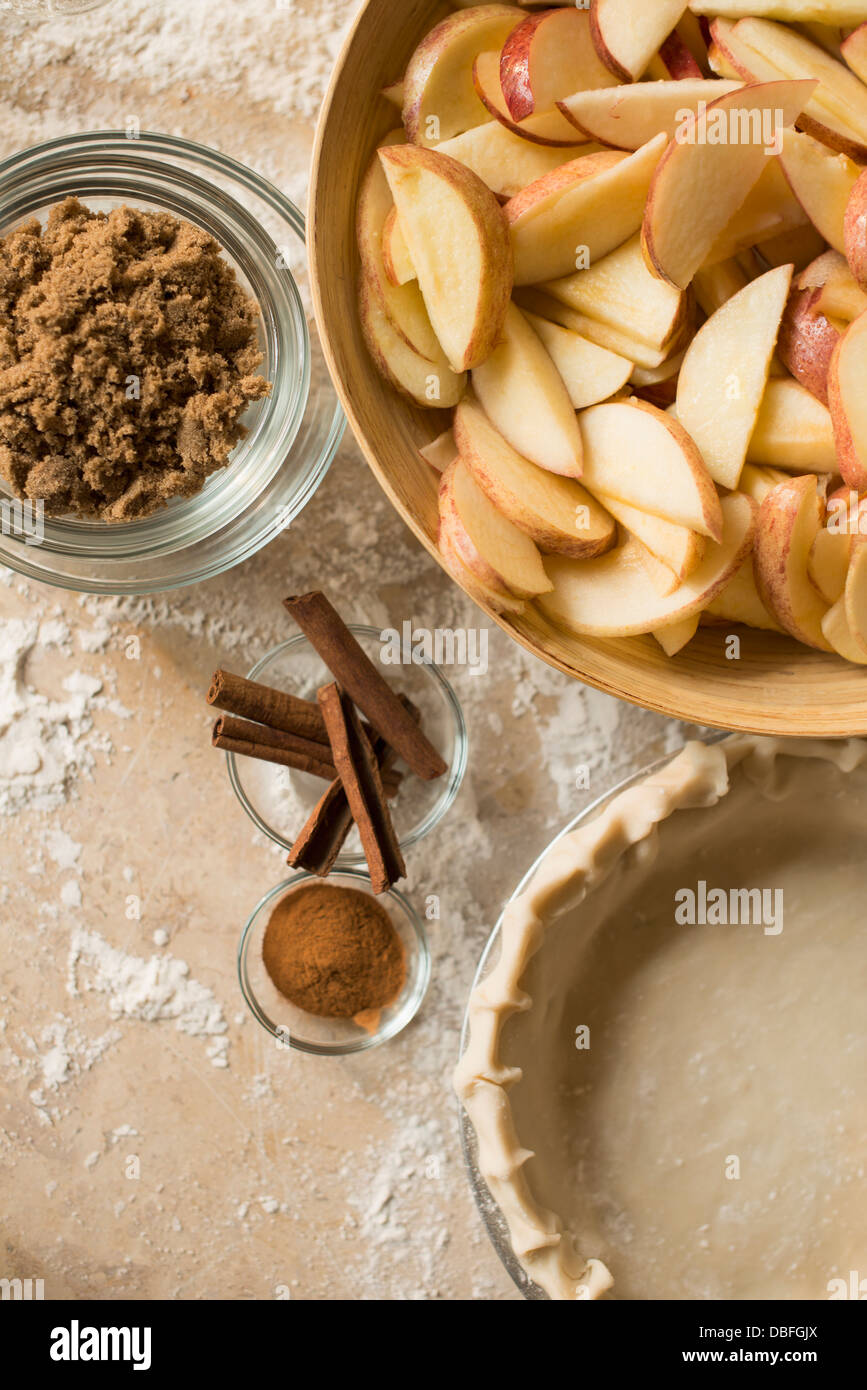 Close up of apples, spices and empty pie shell Stock Photo - Alamy