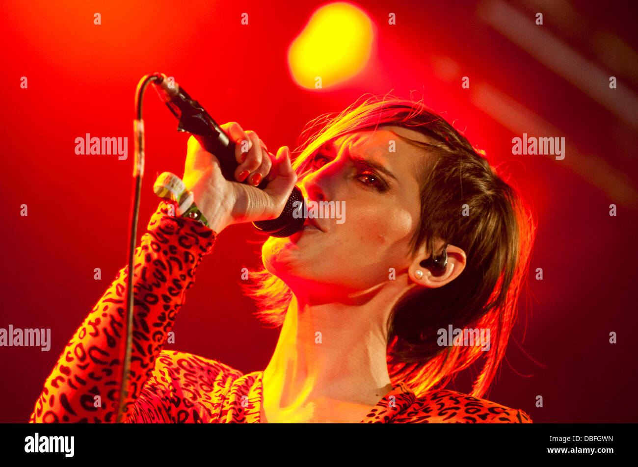 Yelle hi-res stock photography and images - Alamy