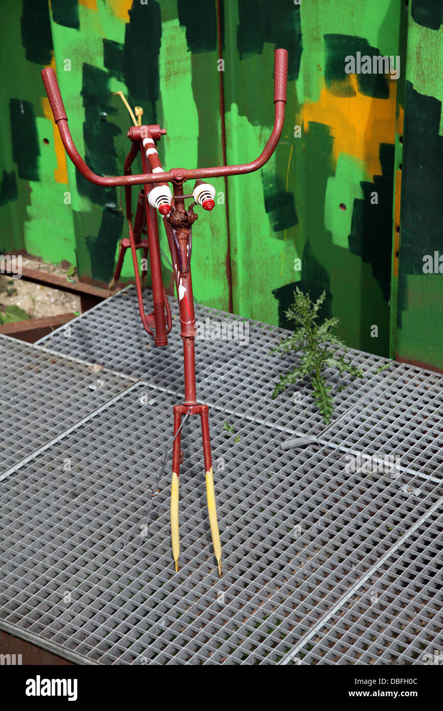 Bike with a red frame hi-res stock photography and images - Alamy