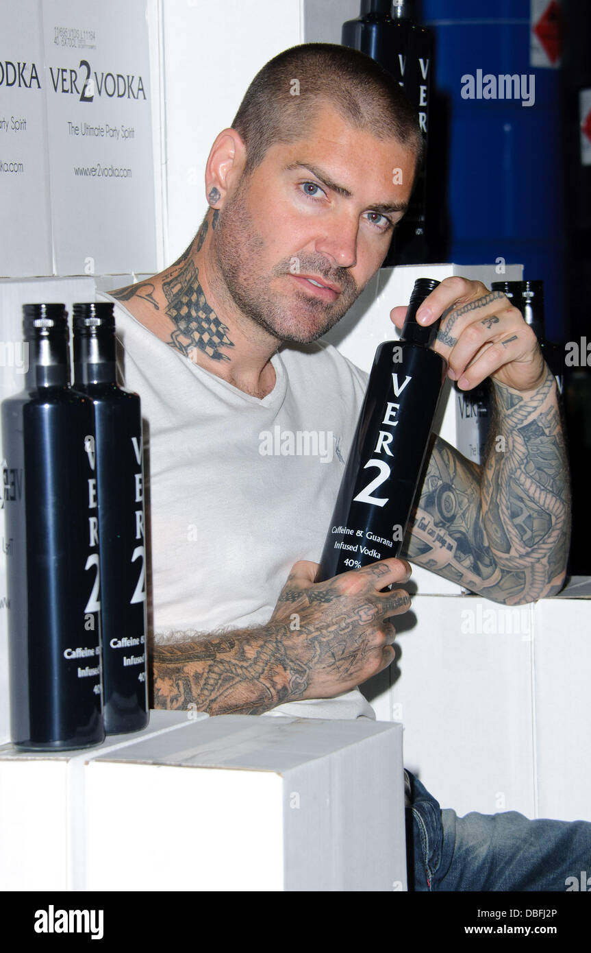 Shane Lynch launches new premium vodka drink, VER2 VODKA at Haymans ...