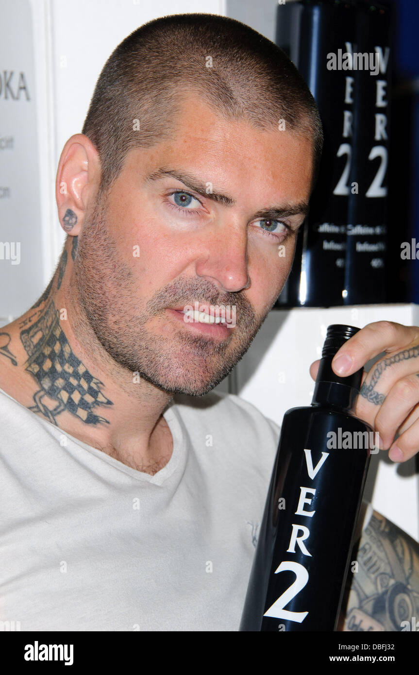 Shane Lynch launches new premium vodka drink, VER2 VODKA at Haymans ...