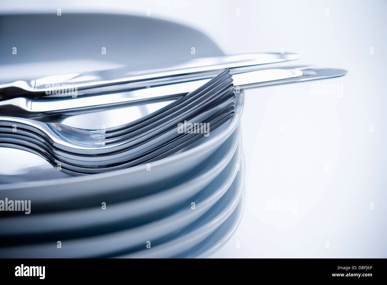 Plates stacked up hi-res stock photography and images - Alamy