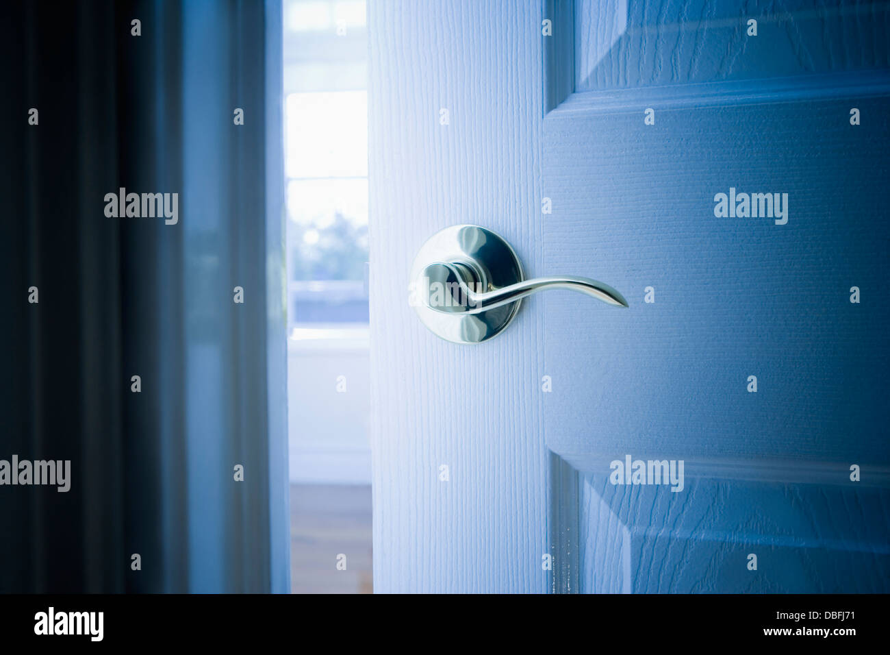 Open door hi-res stock photography and images - Alamy