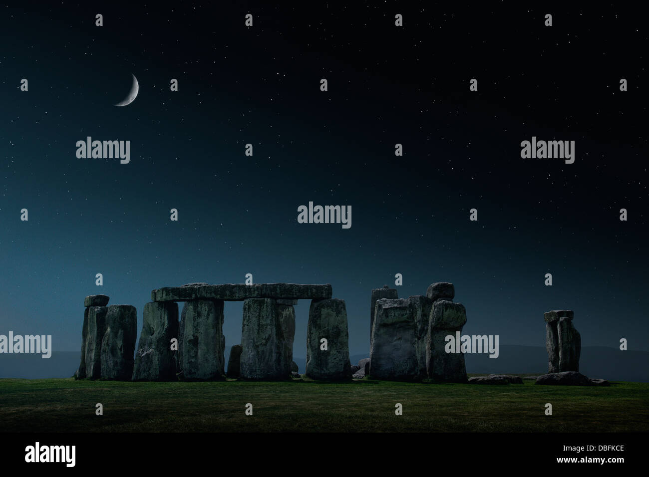 Crescent moon over Stonehenge monument, Wiltshire, United Kingdom Stock ...