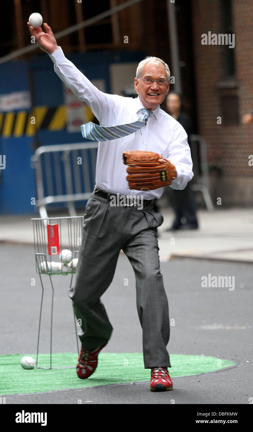 David Letterman Celebrities outside The Ed Sullivan Theater for 'The ...
