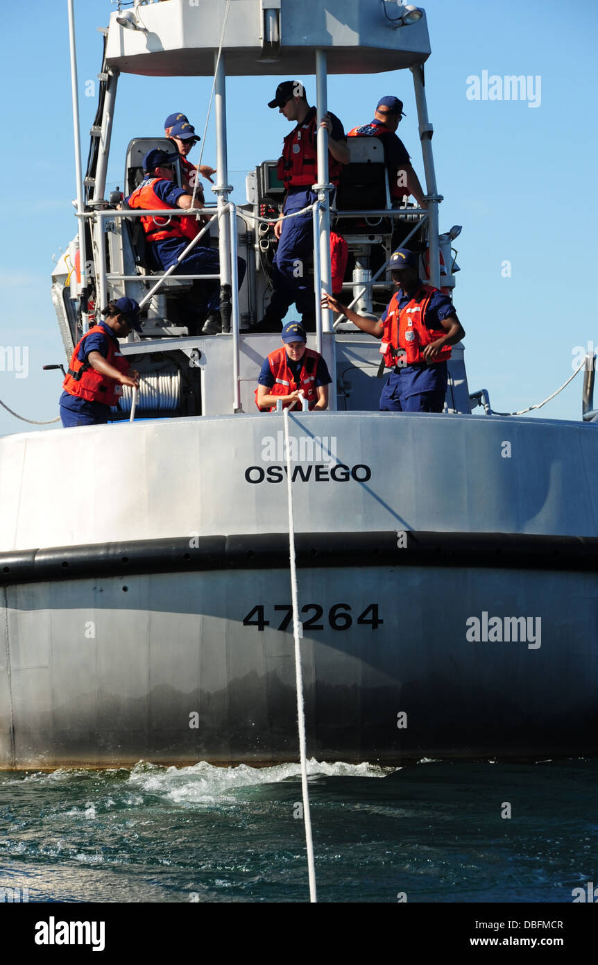 Seaman apprentice breanna kinchen woods and fireman devon dukes hi-res ...