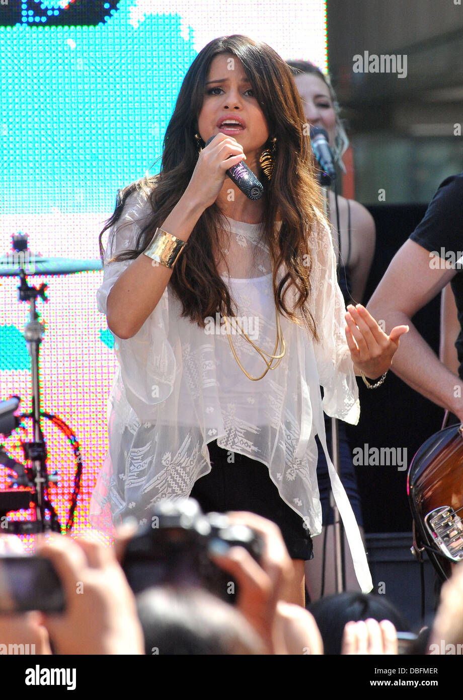 Selena Gomez Singing On Stage