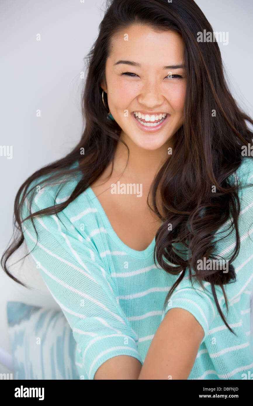 Japanese woman smiling Stock Photo - Alamy