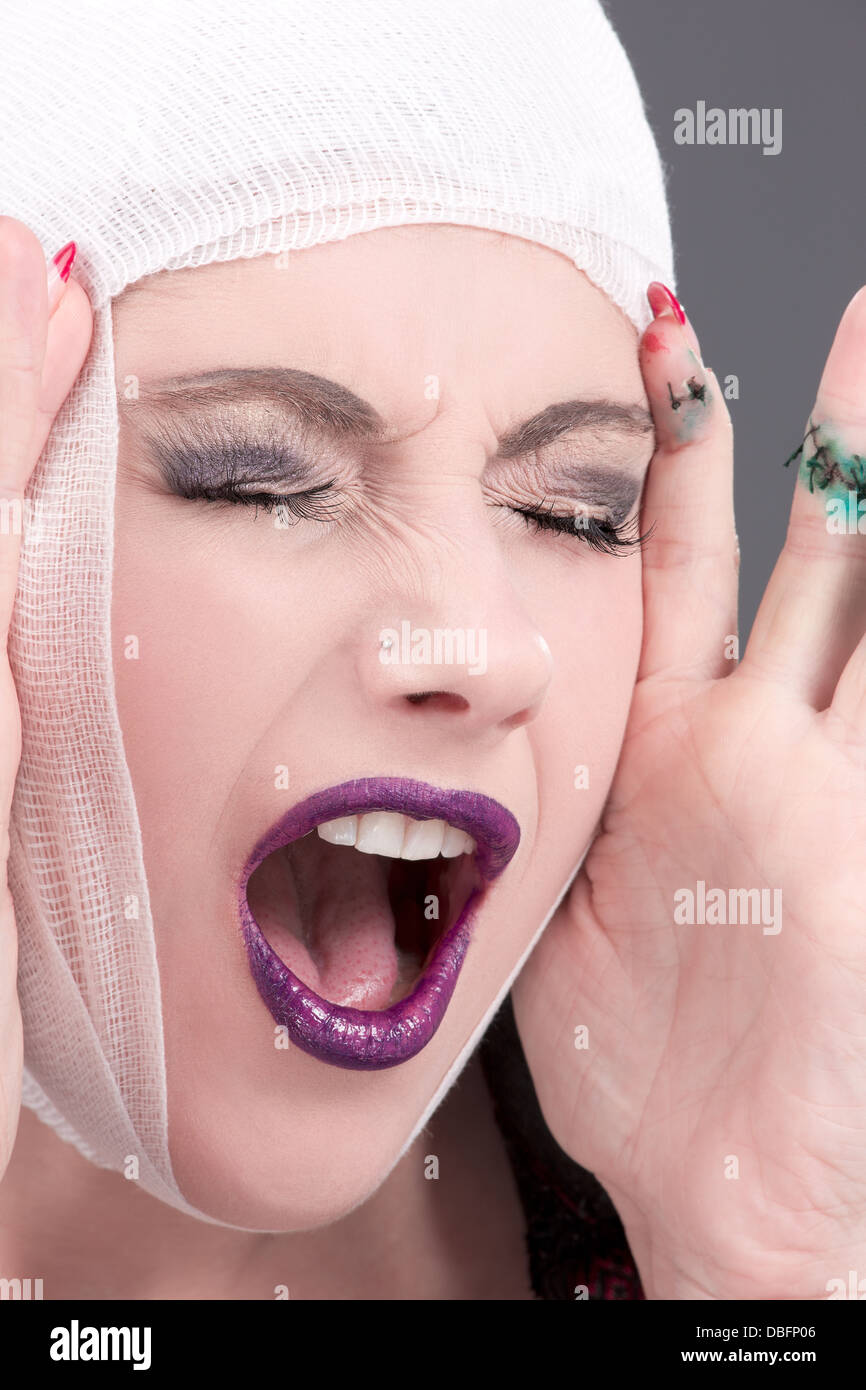 Bruise makeup hi-res stock photography and images - Alamy