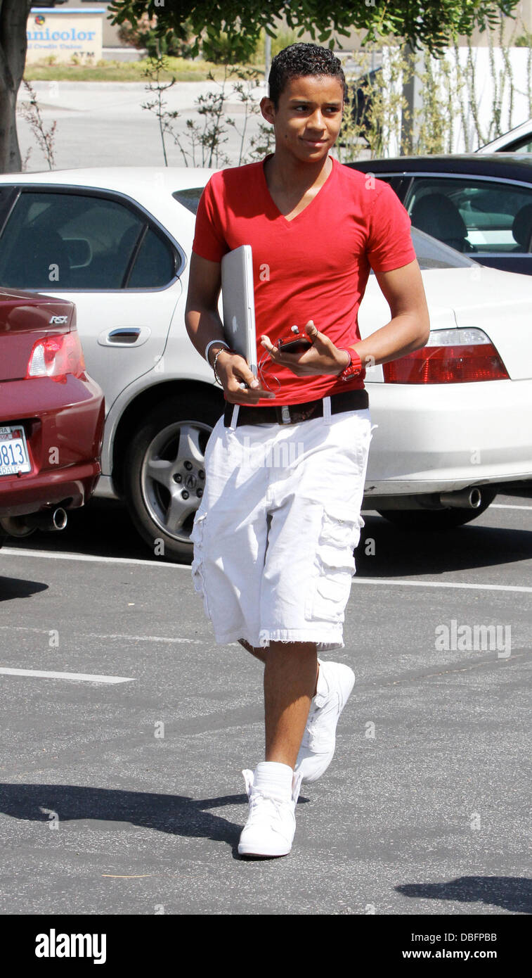 Jermaine Jackson's son arriving at a studio in Burbank Los Angeles ...