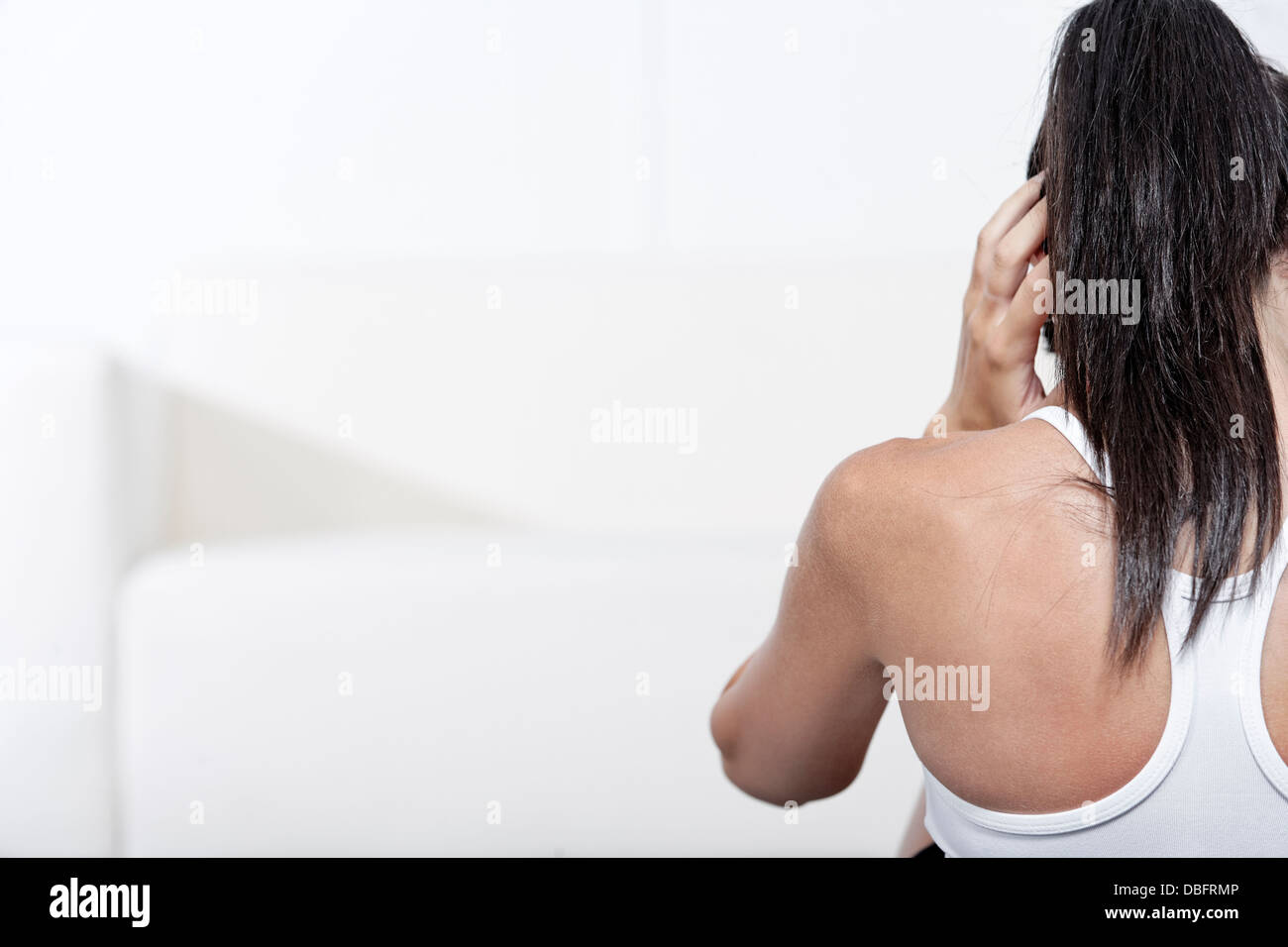 woman doing sit ups at home Stock Photo - Alamy