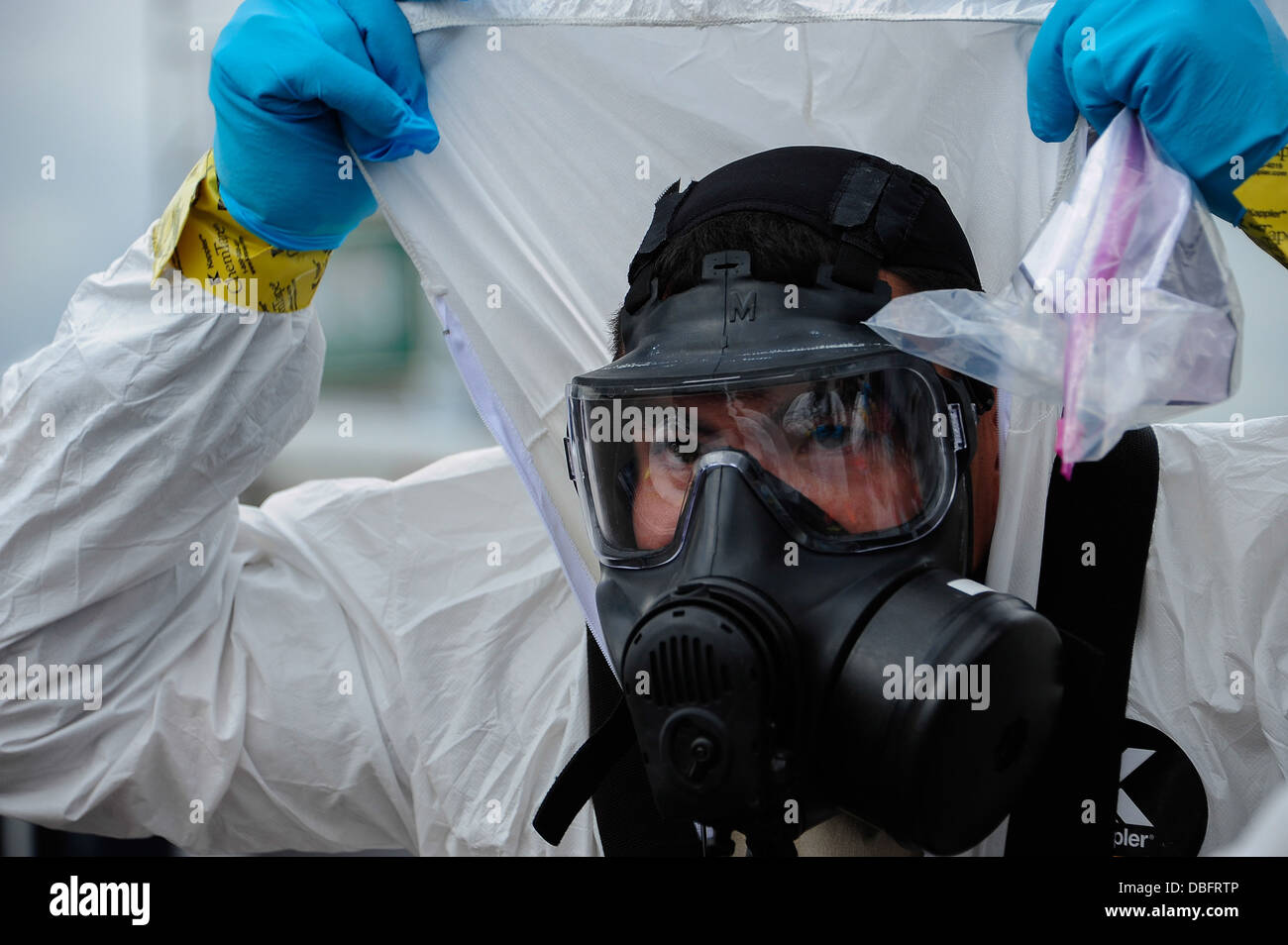 A U.S. National Guardsman from the Nevada National Guard, 92nd Civil ...