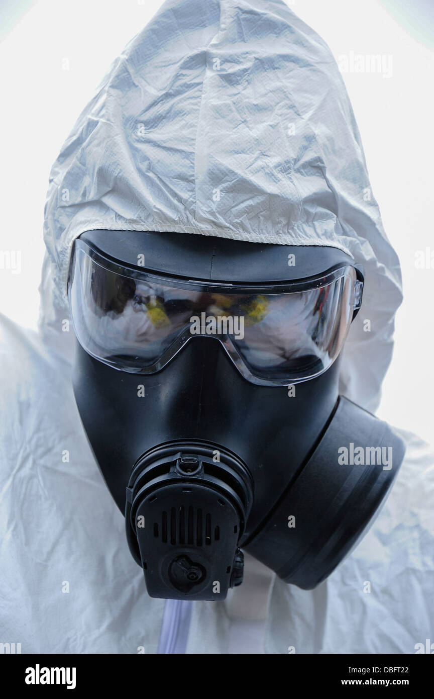 A U.S. National Guardsman from the Nevada National Guard, 92nd Civil ...