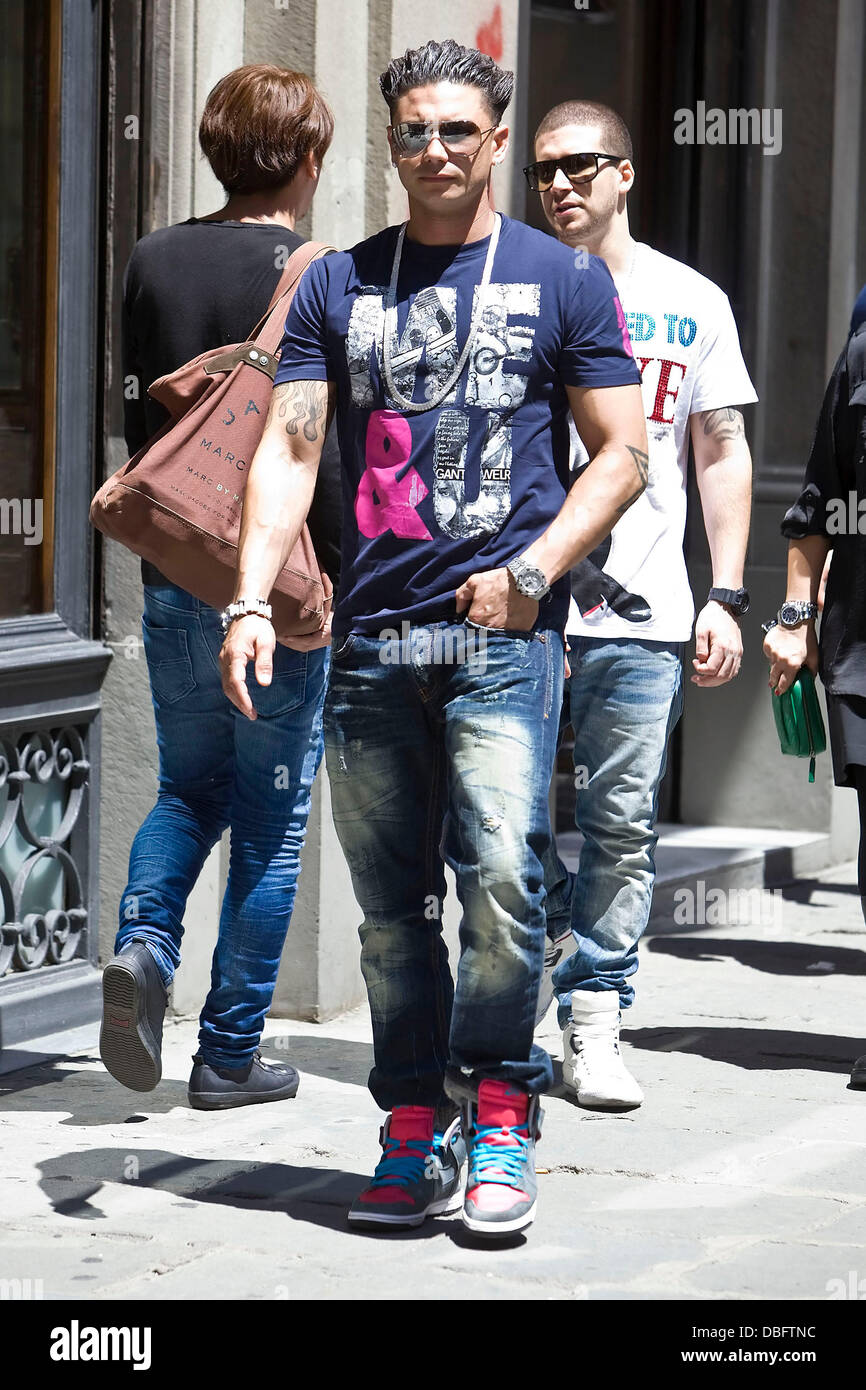 Paul "Pauly D" DelVecchio, Vinny Guadagnino Jersey Shore cast members ...