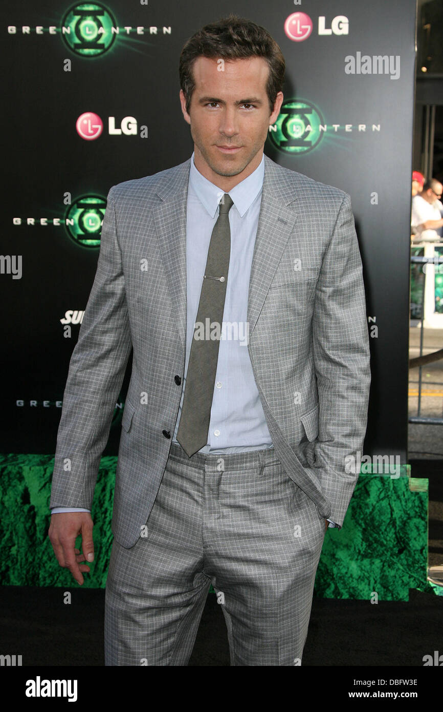Ryan Reynolds Los Angeles Premiere of Warner Bros. Pictures the "Green ...