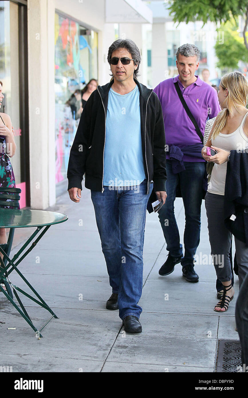 Ray romano family hi-res stock photography and images - Alamy