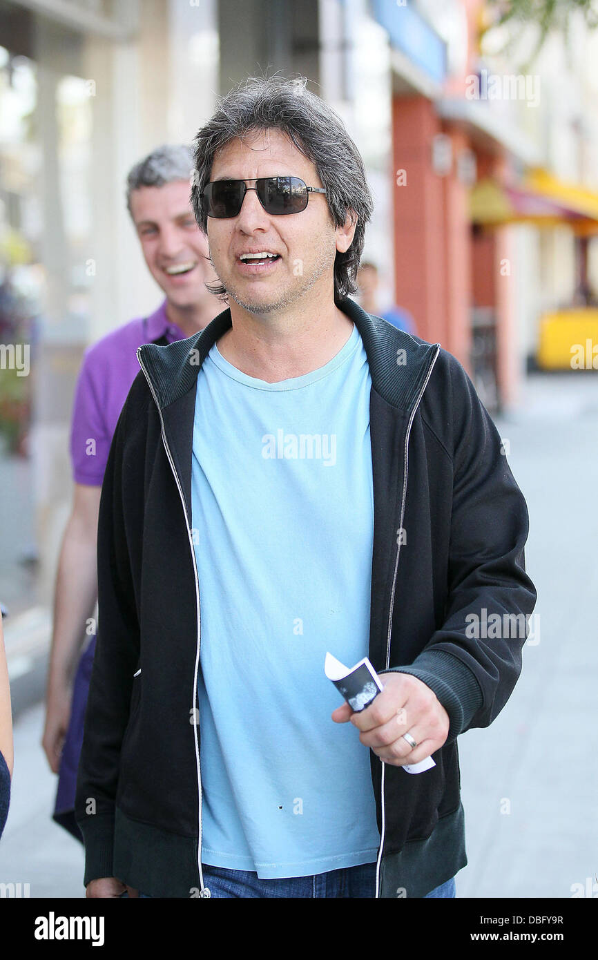 Ray romano family hi-res stock photography and images - Alamy