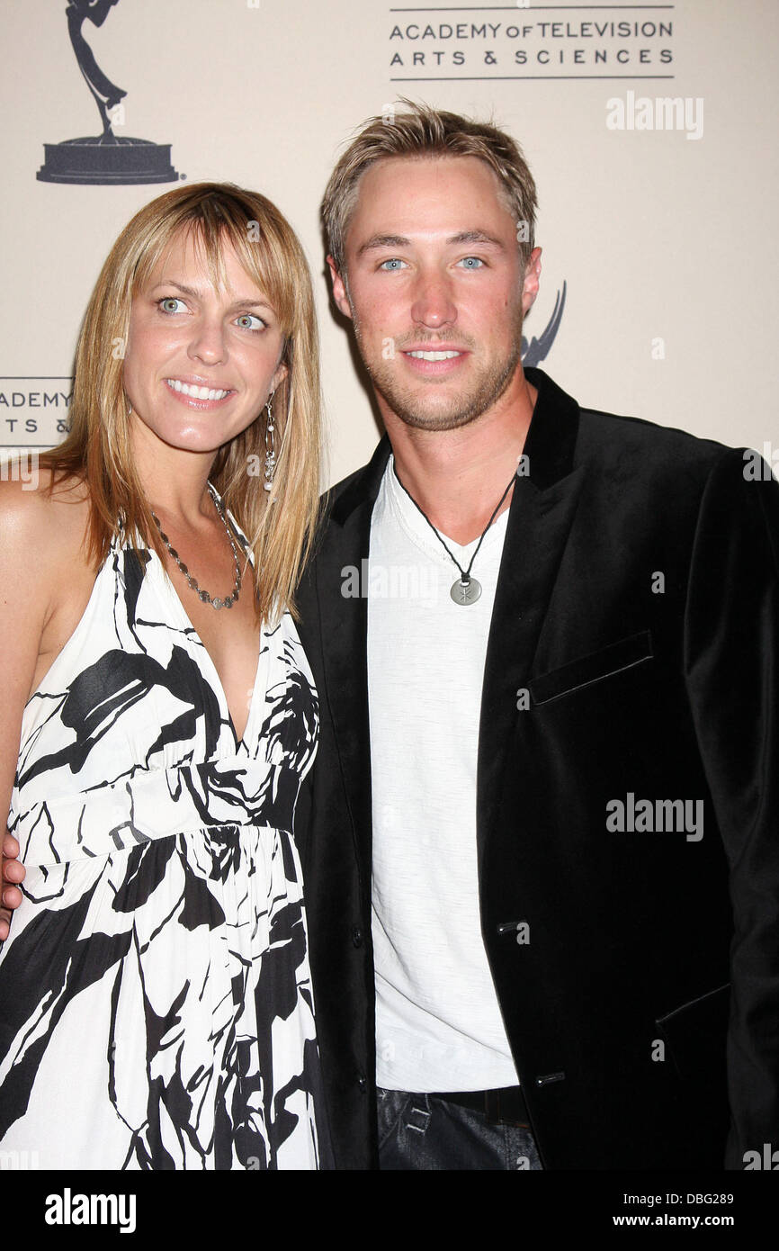 Kyle lowder and arianne zucker hi-res stock photography and images - Alamy