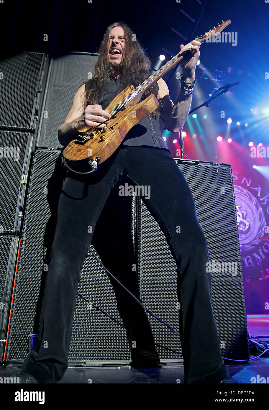 Reb Beach Whitesnake performing at Manchester O2 Apollo Manchester ...