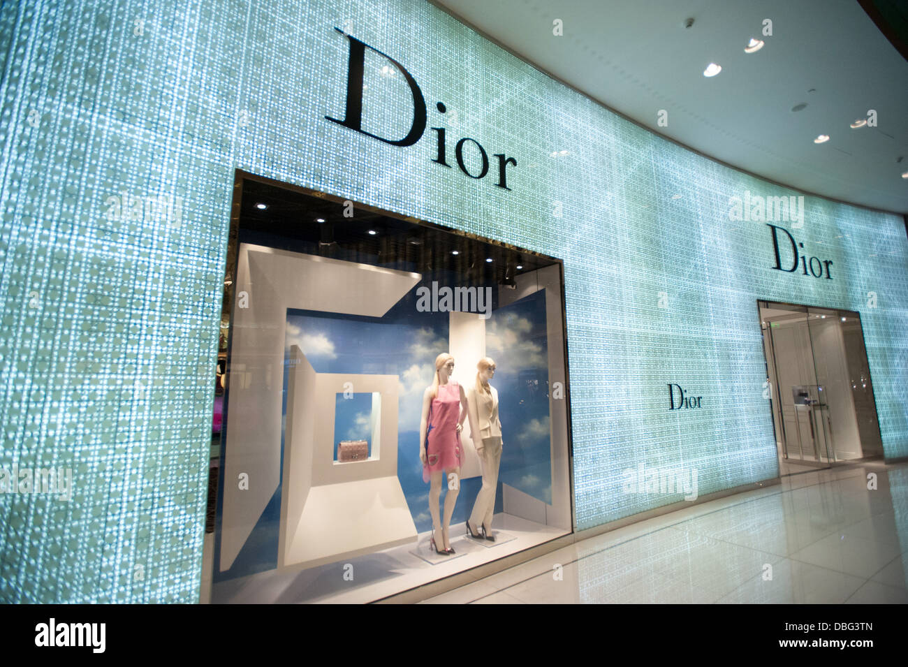 Christian dior fashion hi-res stock photography and images - Alamy