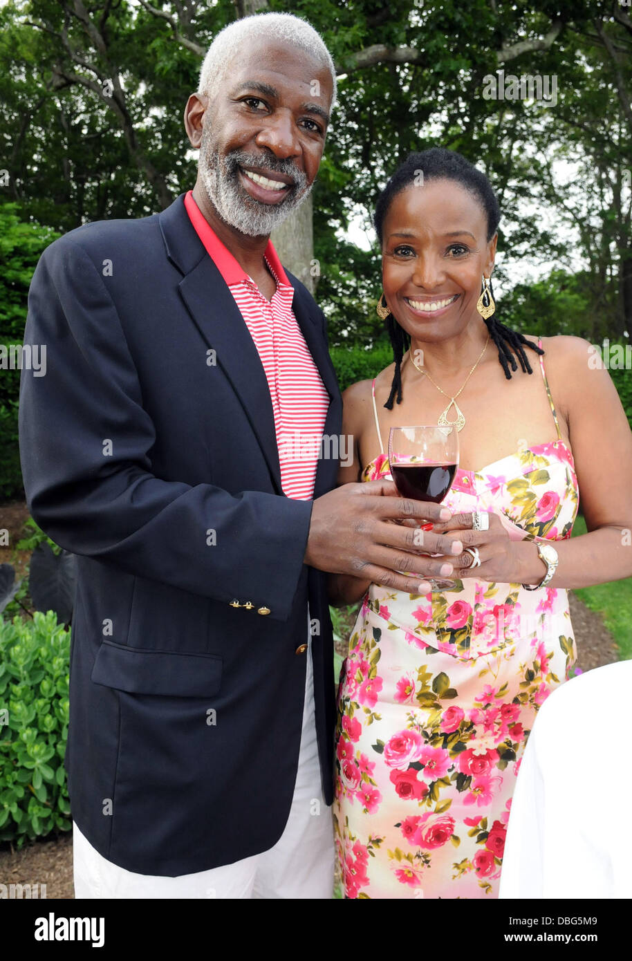 Dan Gasby and B. Smith Day of Roses Garden Tour for the Peconic Land ...