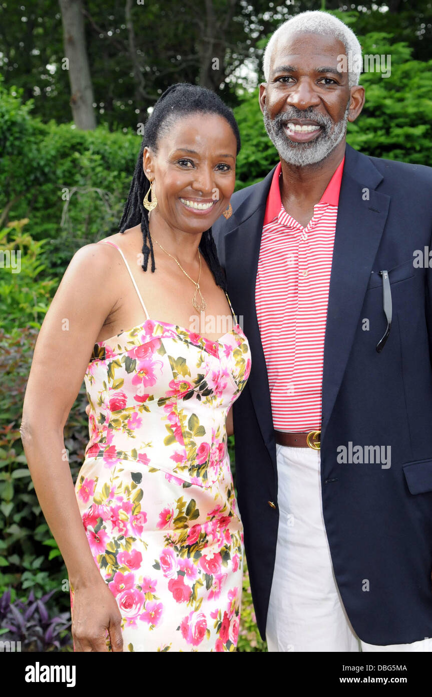 Dan Gasby and B. Smith Day of Roses Garden Tour for the Peconic Land ...