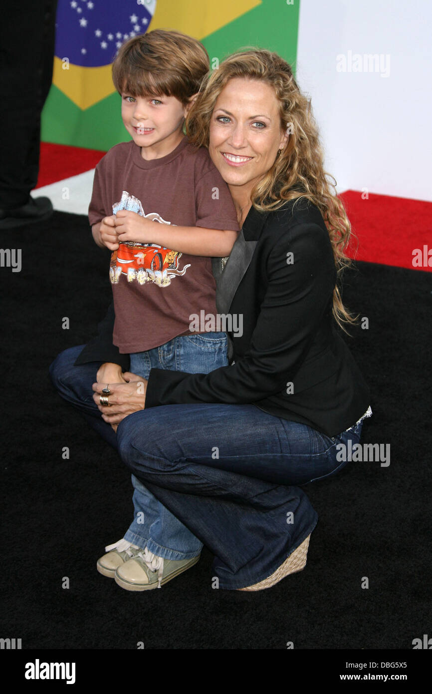 Sheryl crow and son wyatt crow High Resolution Stock Photography and ...
