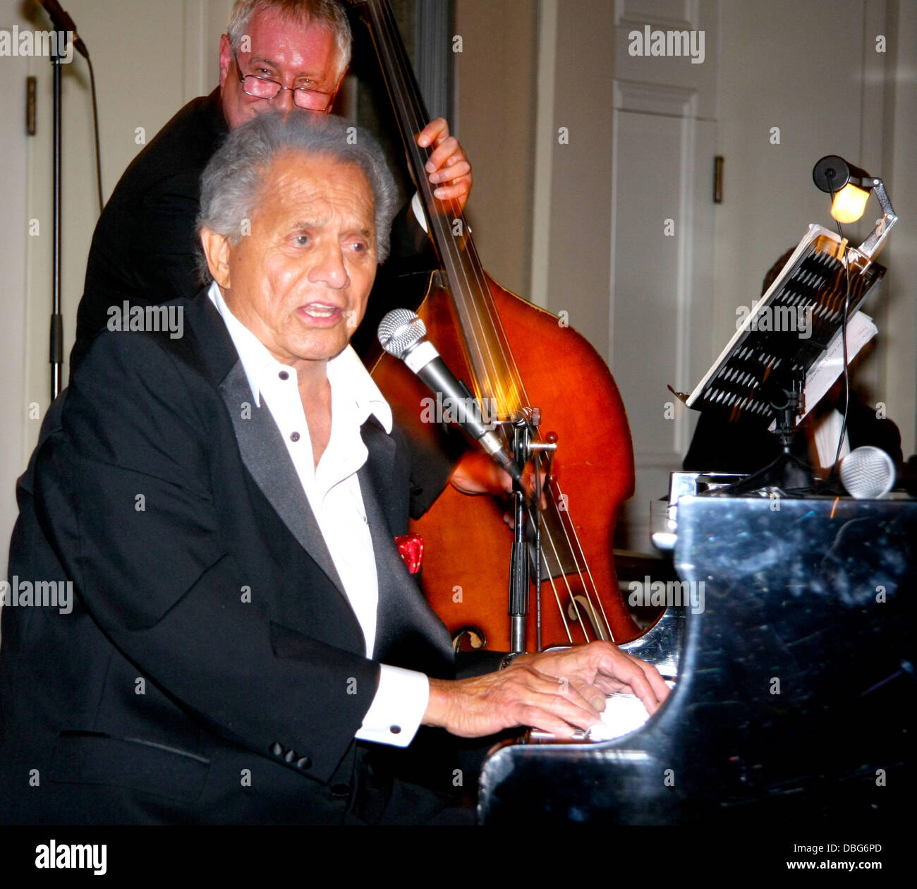 Buddy Greco Stock Photos & Buddy Greco Stock Images - Alamy