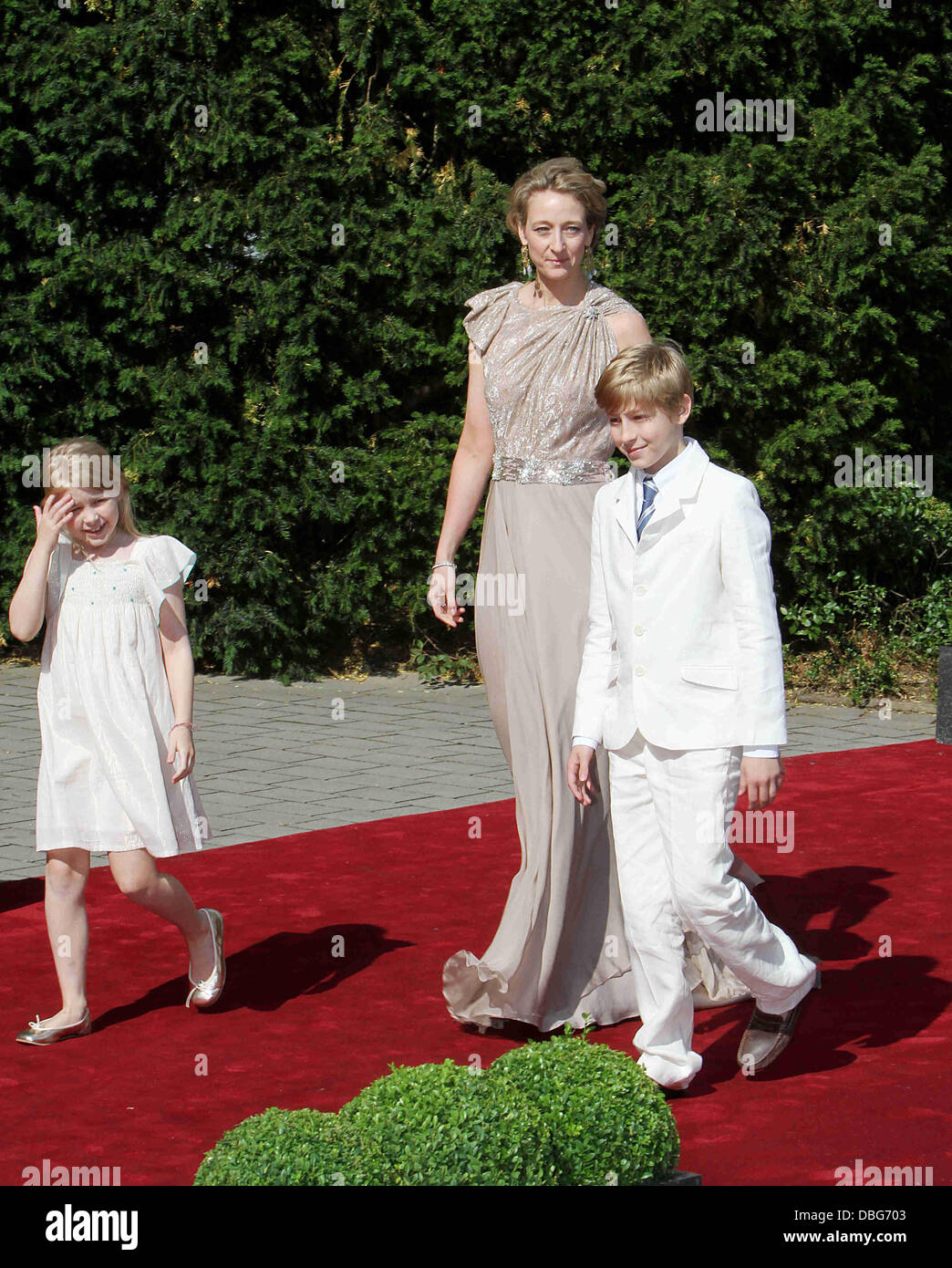Princess Alexandra of Sayn-Wittgenstein-Berleburg with her children ...