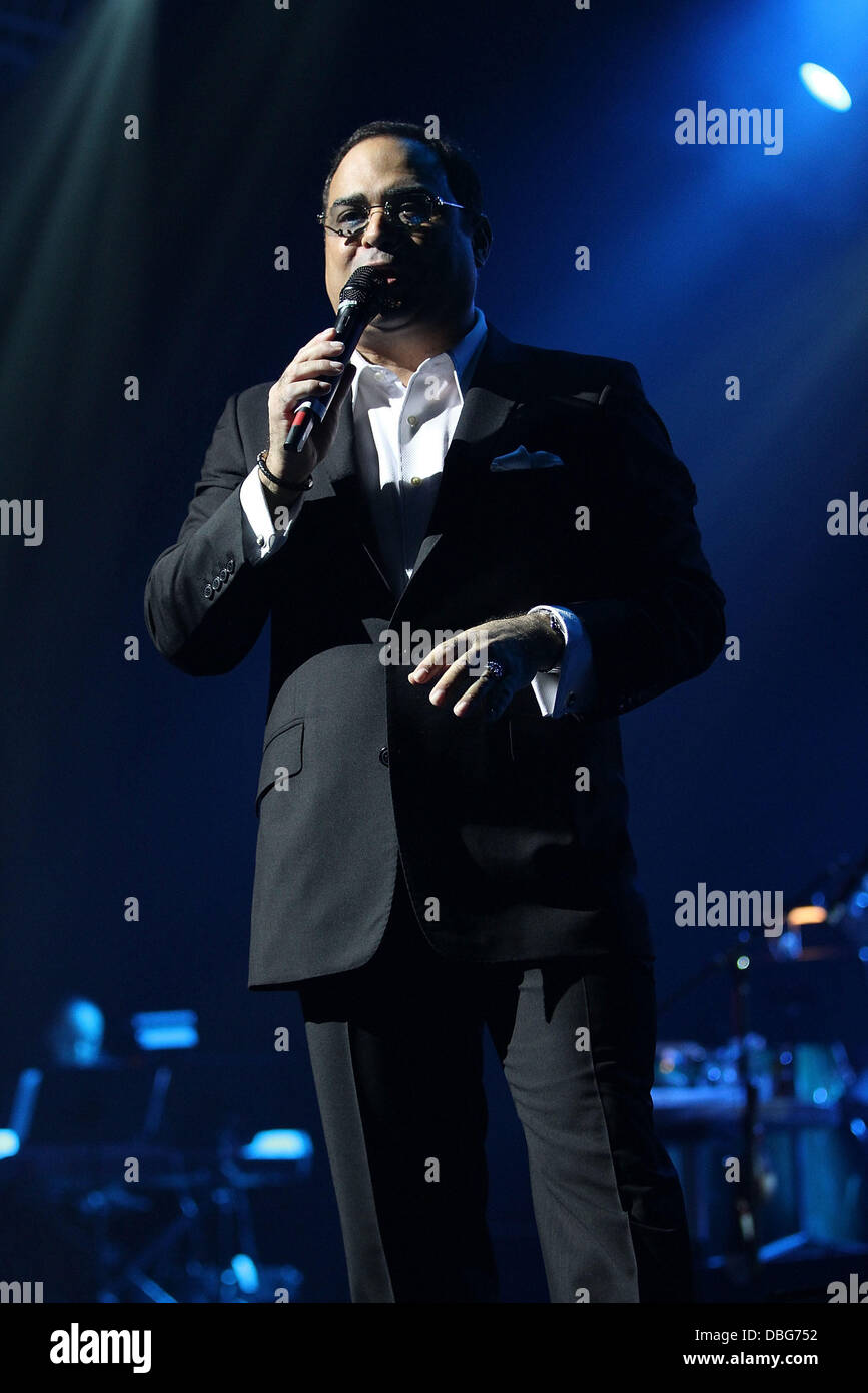 Gilberto Santa Rosa performs at the James L. Knight Center Miami ...